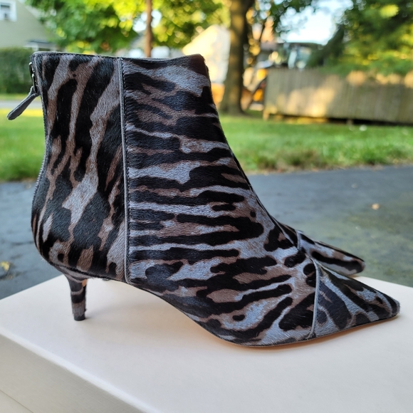 Alexandre Birman | Shoes | Alexandre Birman New Kitten Print Pony ...